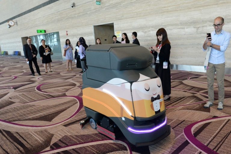 Face scans, robot baggage handlers: how Asia is leading the new airport ...